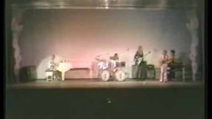 Snappy song becomes pop artist’s first number one today in 1973 ...