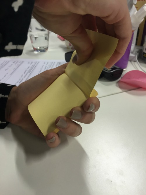 Why haven’t we been peeling post-it notes like this the whole time ...