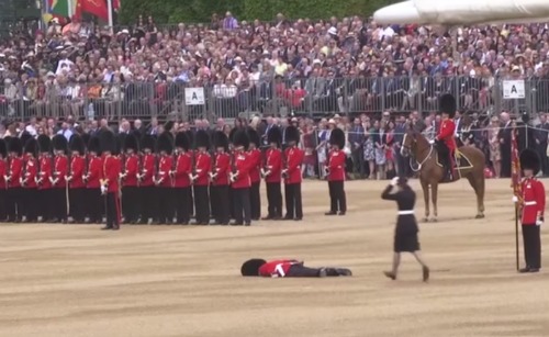 RAW VIDEO: Guardsman faints in the middle of Trooping and the Queen was ...