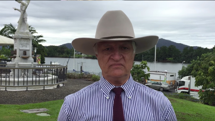 Bob Katter thinks only three groups should be allowed into Australia ...