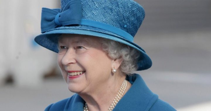 Queen Elizabeth puts on a stunning display in royal blue - Starts at 60