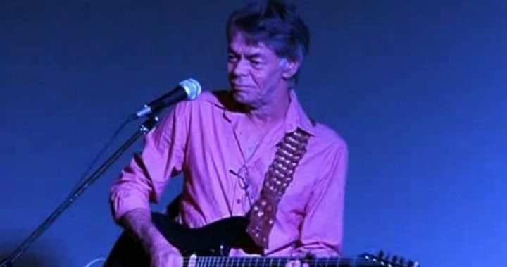 Asthma attack claims the life of star guitarist Phil Emmanuel at just ...