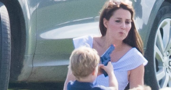 Cambridges slammed for allowing Prince George to play with toy gun ...