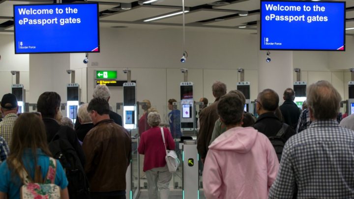 Good news! Aussie travellers can now fast-track through UK airports ...