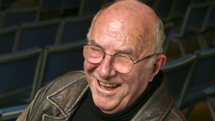 The ‘kid from Kogarah’ Clive James dies aged 80 - Starts at 60