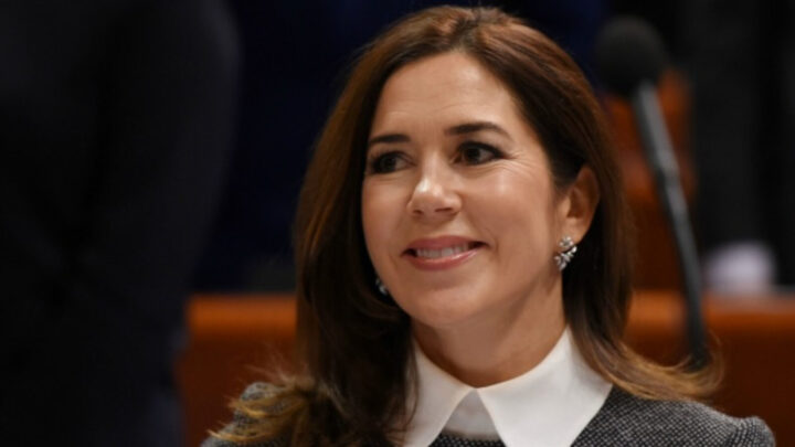 Princess Mary shows off her style credentials in elegant off-the ...