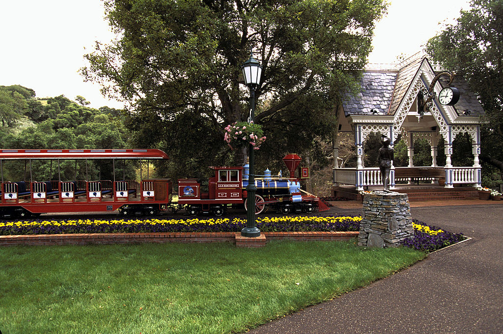 Michael Jackson’s infamous Neverland Ranch restored as fairytale ...