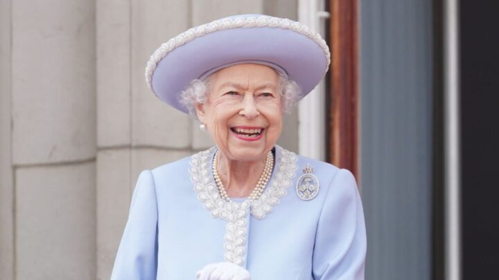 Royal Family share first image of Queen Elizabeth II’s final resting ...