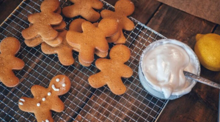 Classic Christmas gingerbread biscuits - Starts at 60