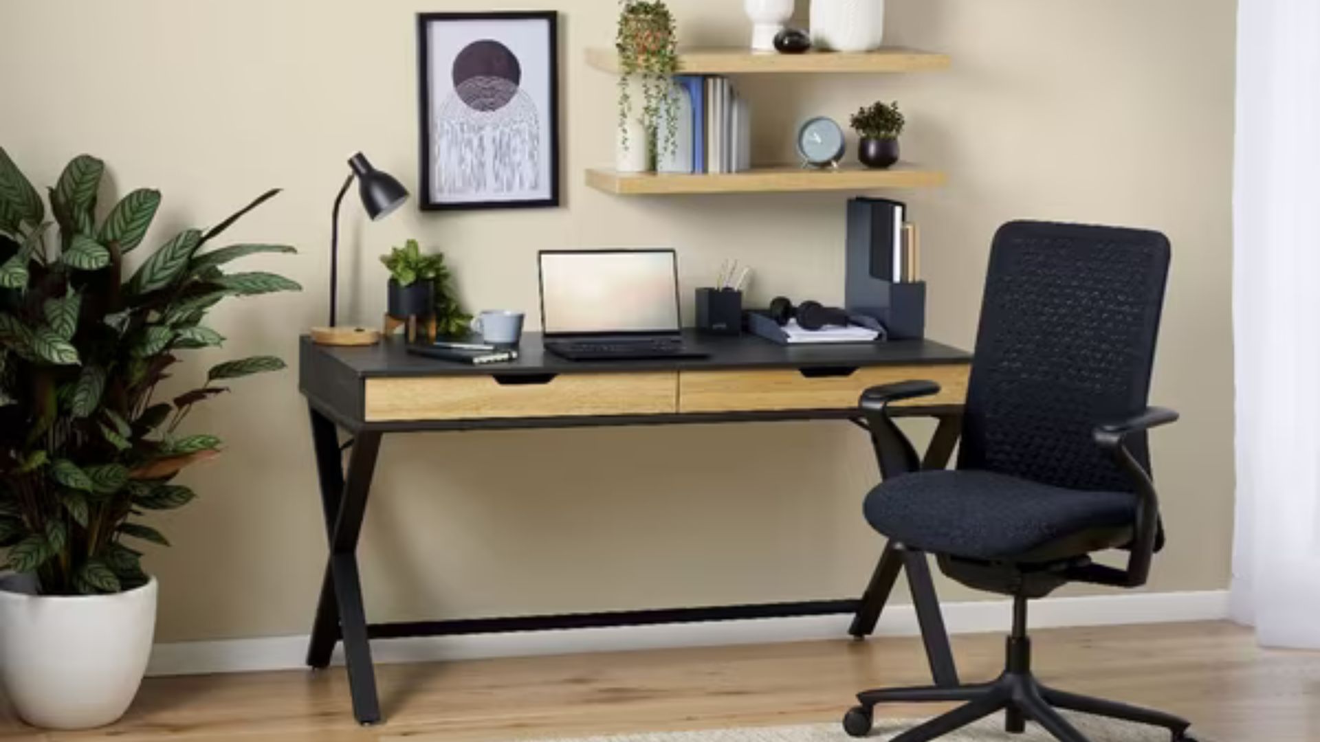 Uncomfortable at your computer? These ergonomic office chairs will have ...