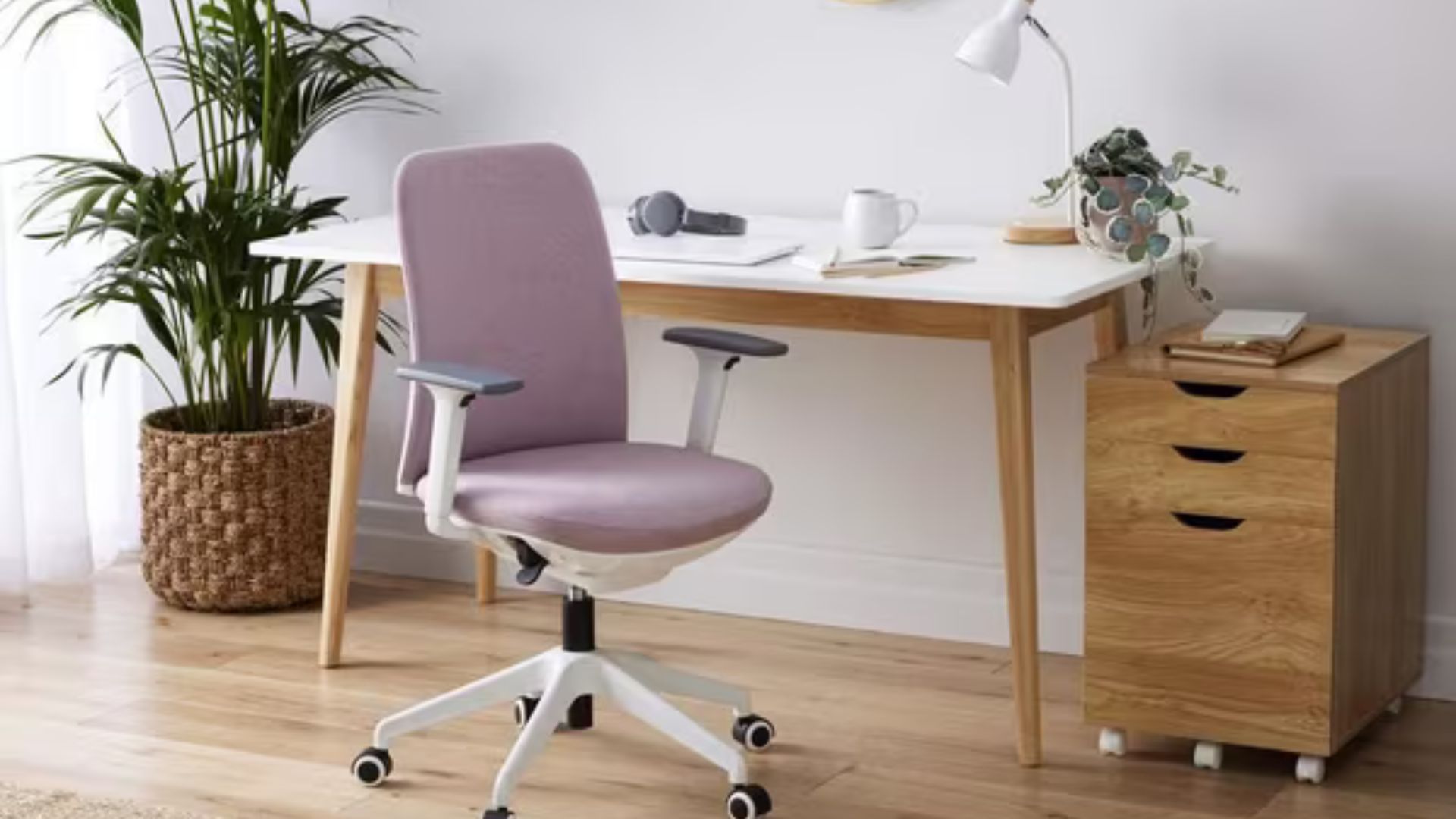 Uncomfortable at your computer? These ergonomic office chairs will have ...