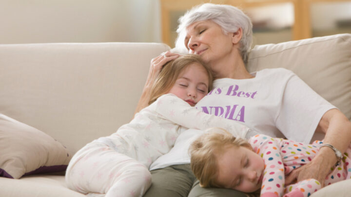 Grandma’s heartwarming efforts to bond with grandkids inspires ...