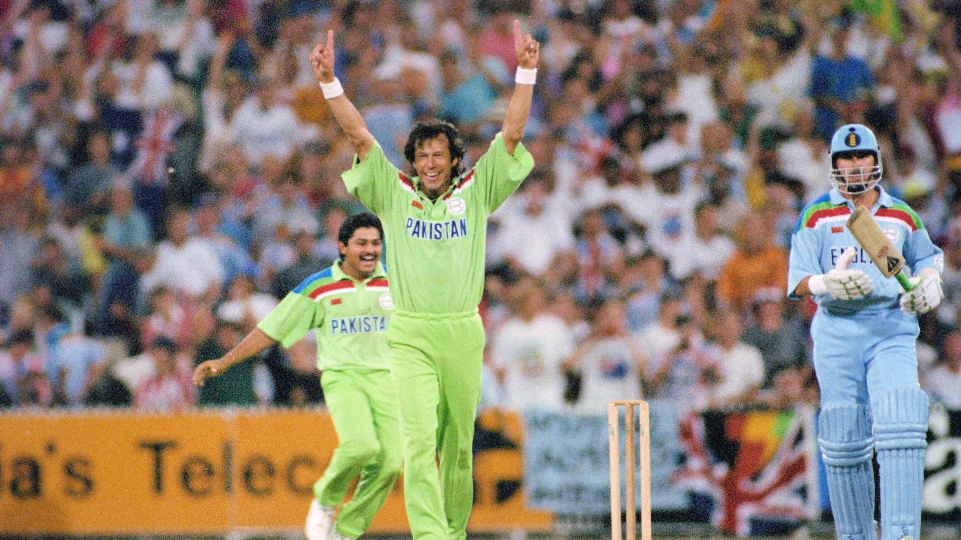 Imran Khan celebrates World Cup success. (Photo Allsport/Getty Images)