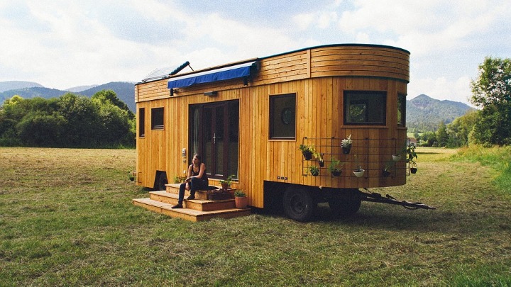 People around the world are lining up to buy these self-sufficient ...